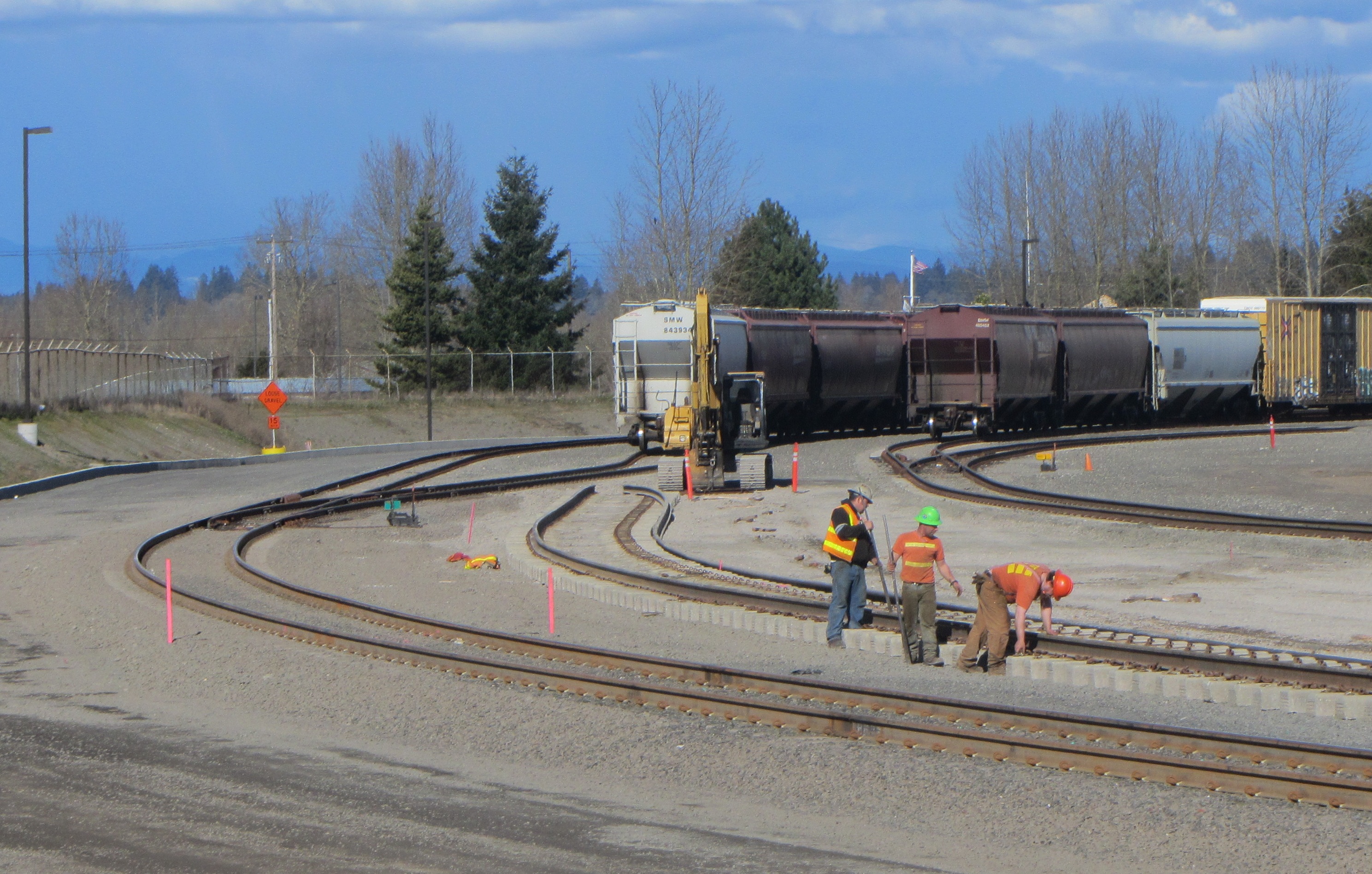 Rail Loop Expands, Prepares for Cars - Port of Vancouver USA Rail Loop Expands, Prepares for Cars - Port of Vancouver USA